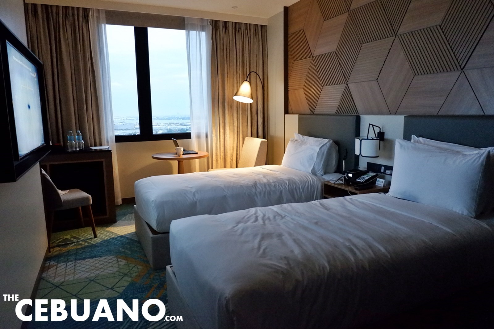 4 Reasons to Stay at the New Holiday Inn in Cebu City - The Cebuano